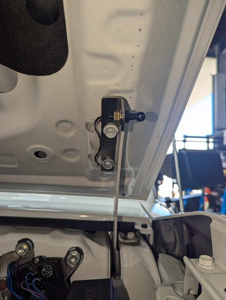 Bonnet Strut Kit For Facelift Land Cruiser 70 Series 2024+ – ACOT500